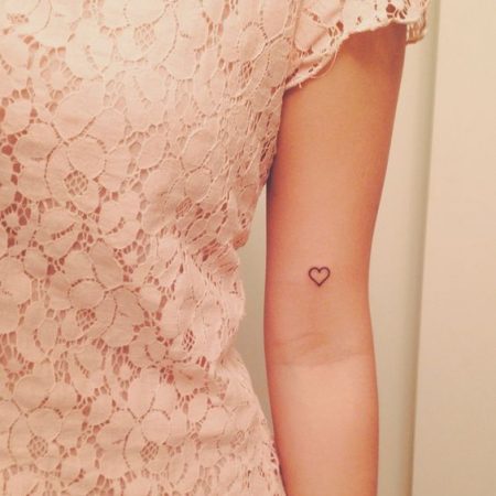 Small Heart Tattoos: 20+ Beautiful Heart Tattoo Designs That Every Girl ...