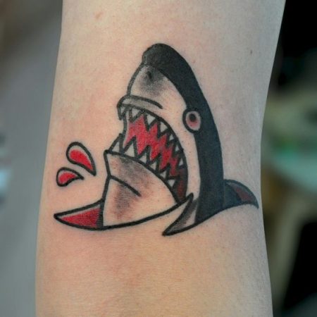 Small Traditional Tattoos: 40+ Awesome Old School Tattoo Ideas