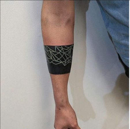 Armband Tattoo: 60 Awesome Ideas For a Perfect Armband Tattoo