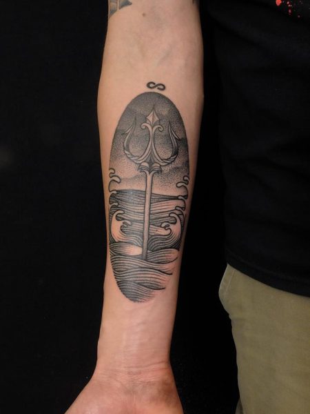 Trident Tattoo Ideas For People With A Strong Personality 🔱