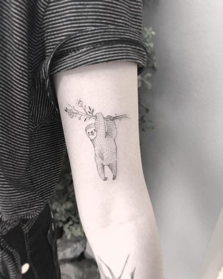 Sloth Tattoo Ideas For Those Who Take Things Slow (⊙ω⊙)