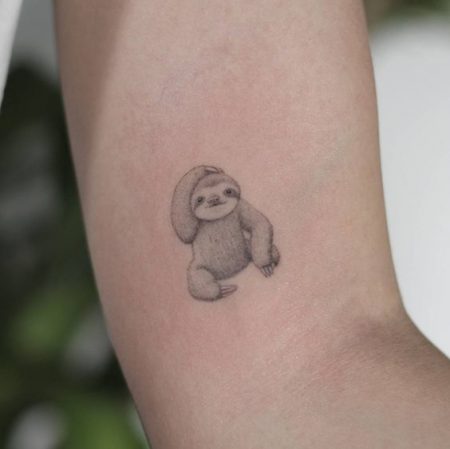 Sloth Tattoo Ideas For Those Who Take Things Slow (⊙ω⊙)