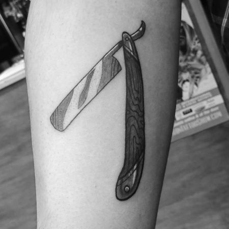 70 Sharp Straight Razor Tattoos Perfect For Barbers 🪒