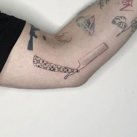 70 Sharp Straight Razor Tattoos Perfect For Barbers 🪒